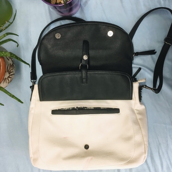 Expressions Nyc | Bags | Expressions Nyc Large White Traveler Leather ...